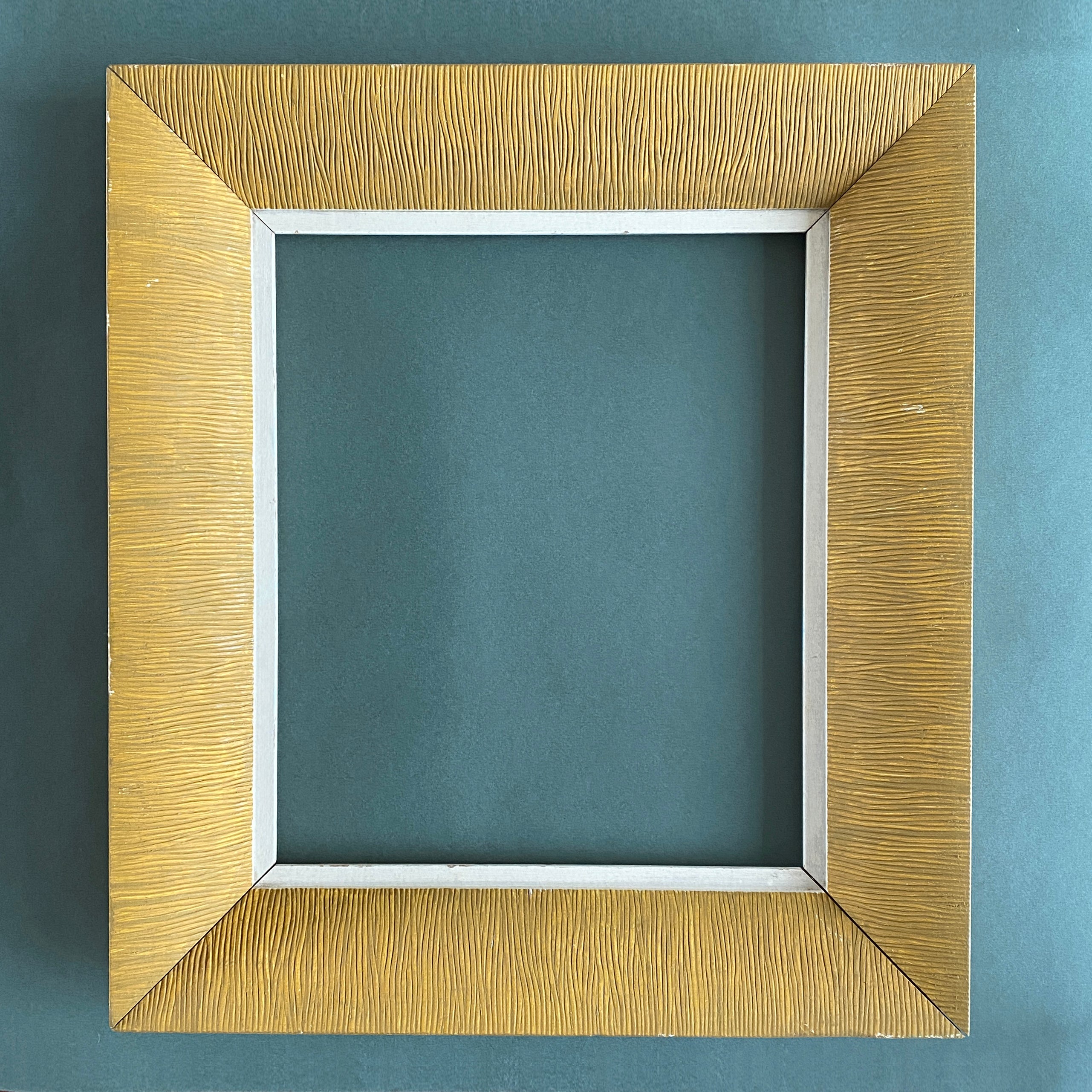 Mid-Century Modern Frame (1950s) – Collection of Things